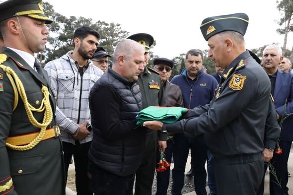Vəfat edən general-mayor dəfn edildi - YENİLƏNİB + FOTO